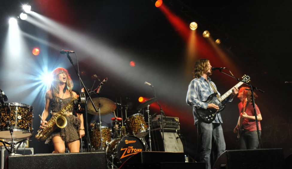 Zutons say US tour scuppered by work visa delays - BBC News