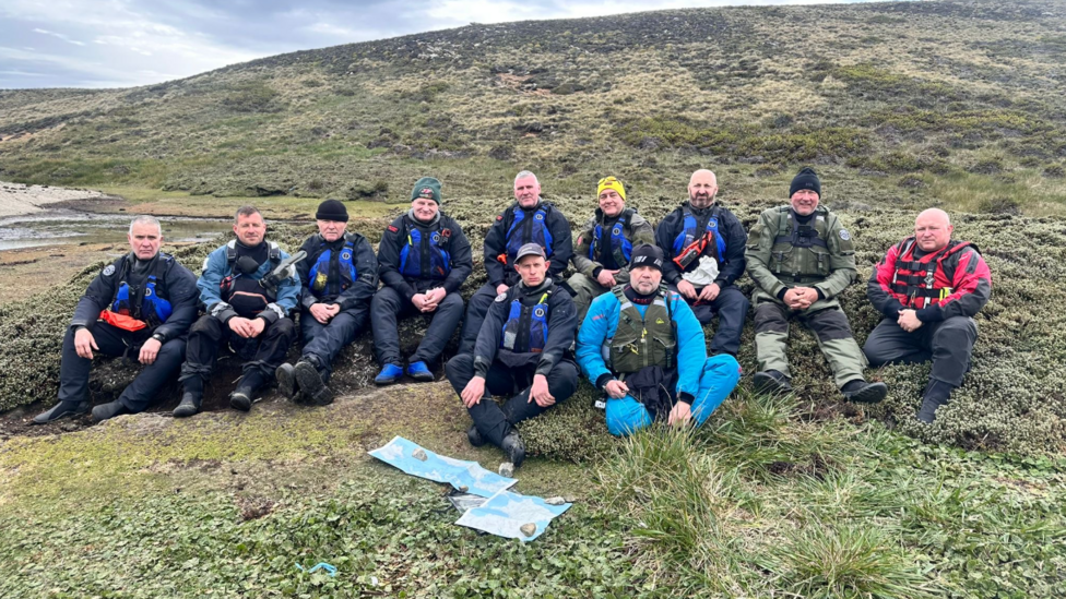 Falklands veterans complete 8,000 mile expedition - BBC News