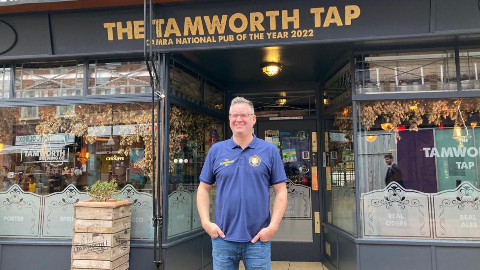 The Tamworth Tap named UK's best pub for record third time - BBC News