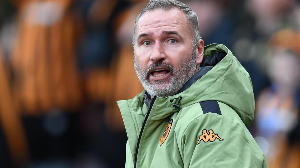 Tim Walter: Hull City boss 'open' to talk to unhappy fans - BBC Sport