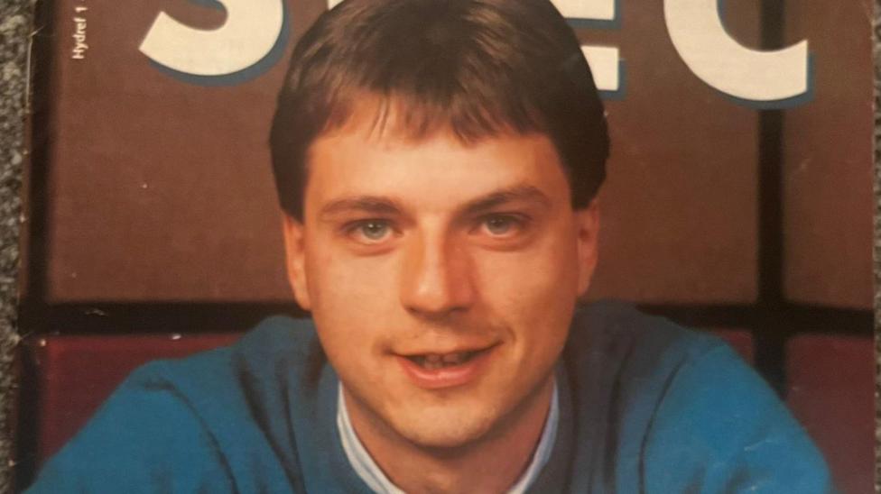 Dylan Jones yn ymddeol o raglenni newyddion y BBC - BBC Cymru Fyw