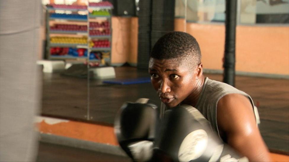 Ramla Ali: My secret life as a boxing champion - BBC Sport