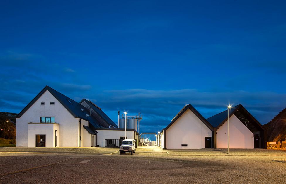 Photographs capture architecture of the Western Isles - BBC News