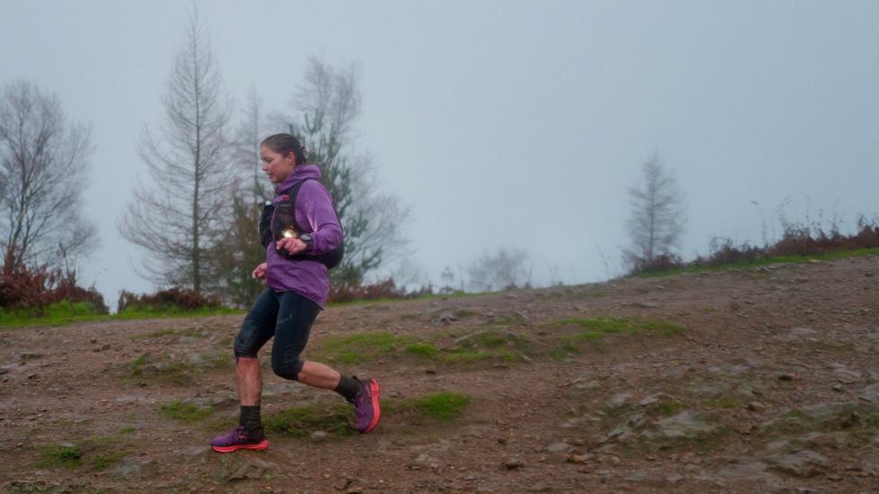 Shipston man to run 160-mile endurance race for charity - BBC News