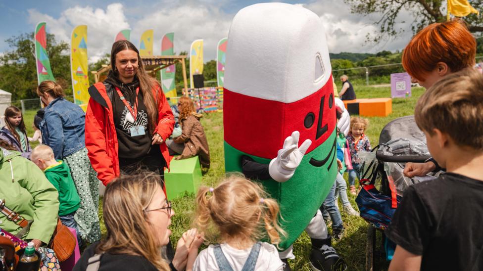 What is the Urdd Eisteddfod? - BBC Newsround