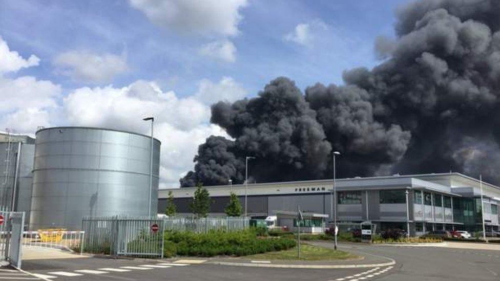 River warning after scrap metal blaze near Ryton-on-Dunsmore - BBC News