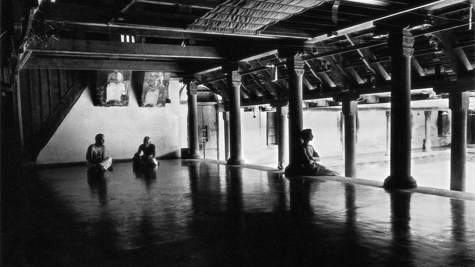 Remembering the golden days of Kathakali - BBC News