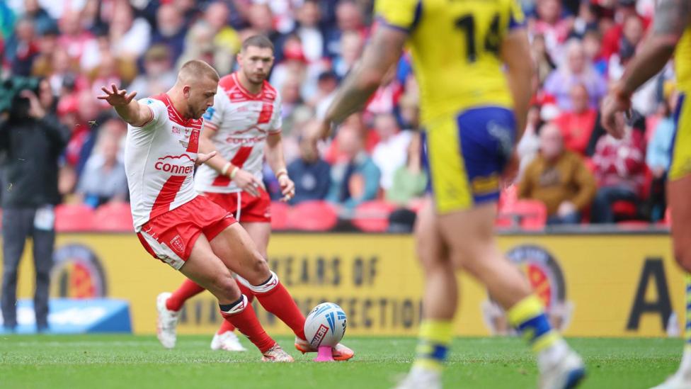 Challenge Cup final: Warrington Wolves 6-8 Hull KR - Hull snatch late ...