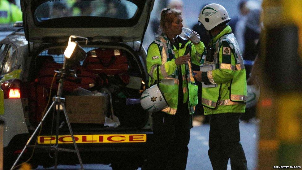 'Amazing' emergency services work through night at Grenfell Tower fire ...