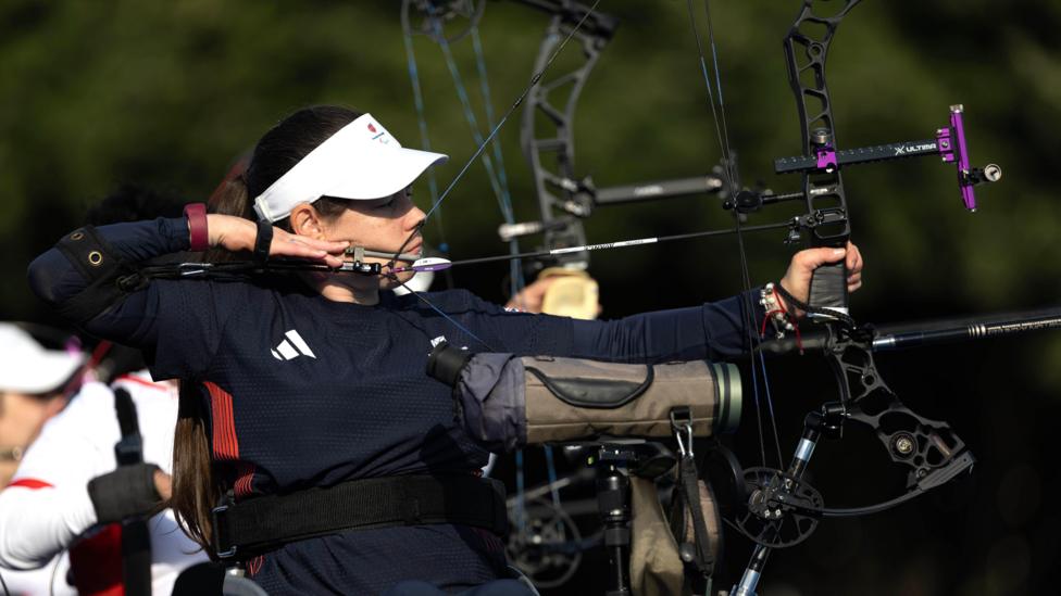 Paralympics Paris 2024: Pregnant archer shares hopes for gold - BBC News