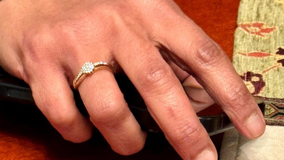 Bury St Edmunds consultant's lost ring found at London hospital - BBC News
