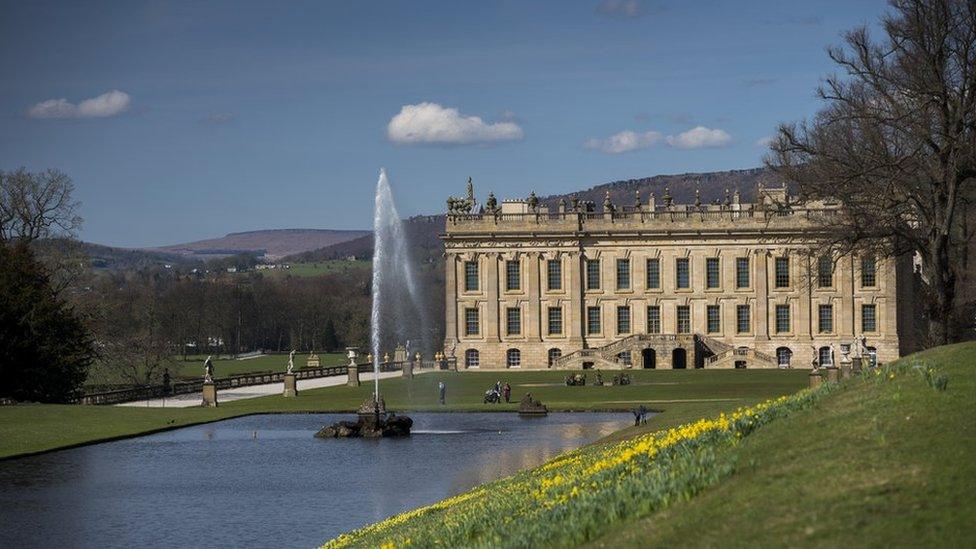 Medieval tapestries return to Chatsworth House after 60 years - BBC News