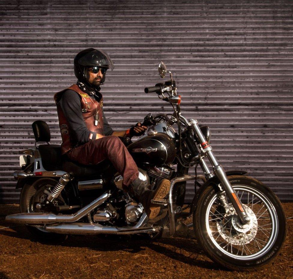 Motorcycle diaries: The new wave of Indian bikers - BBC News