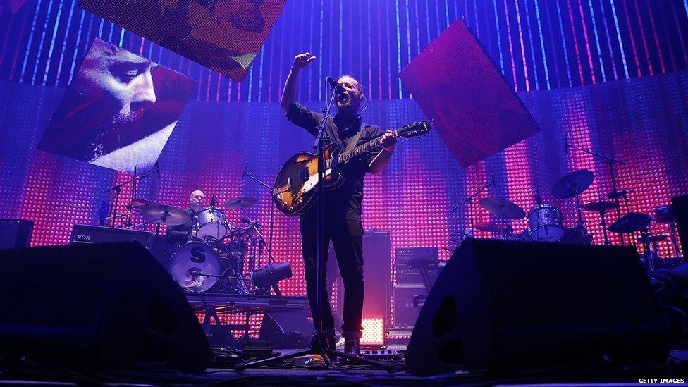 Radiohead producer thanks band after dad's death - BBC News