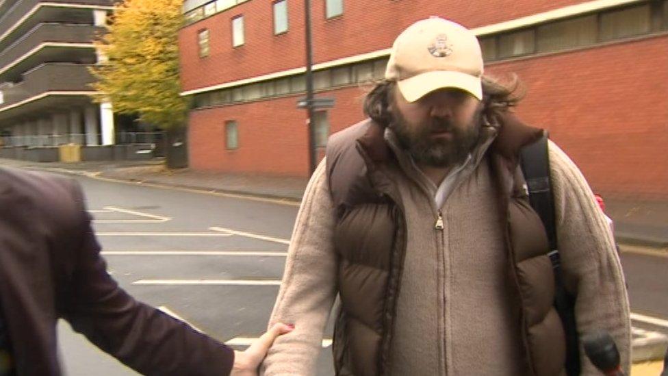 Ex-soldier Mike Buss not guilty of Help for Heroes fraud - BBC News
