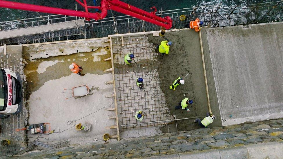 Guernsey Havelet slipway reopens after repair work finishes - BBC News