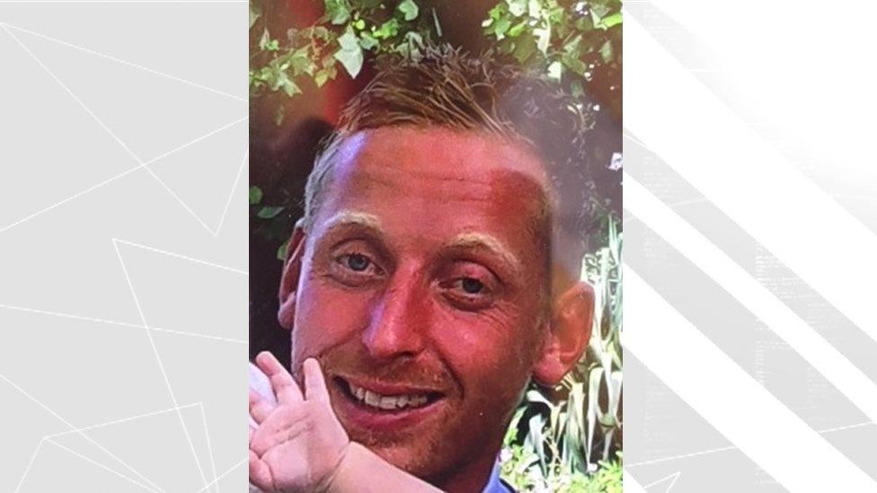 Body found in search for missing Dorset diver Matthew Green - BBC News