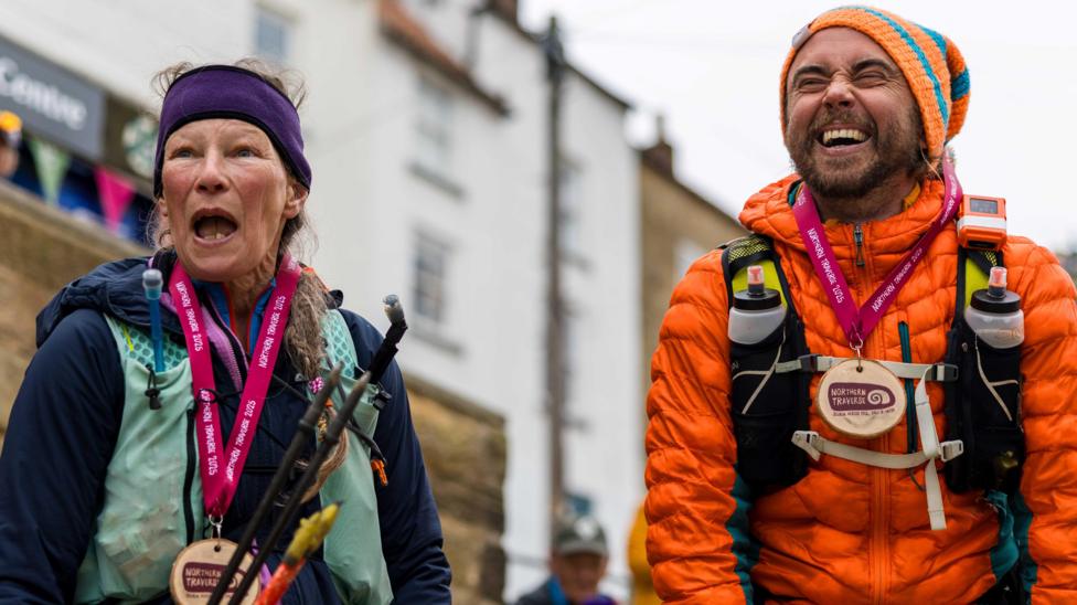 Northern Traverse: Runner makes 'friend for life' on 300km route - BBC News