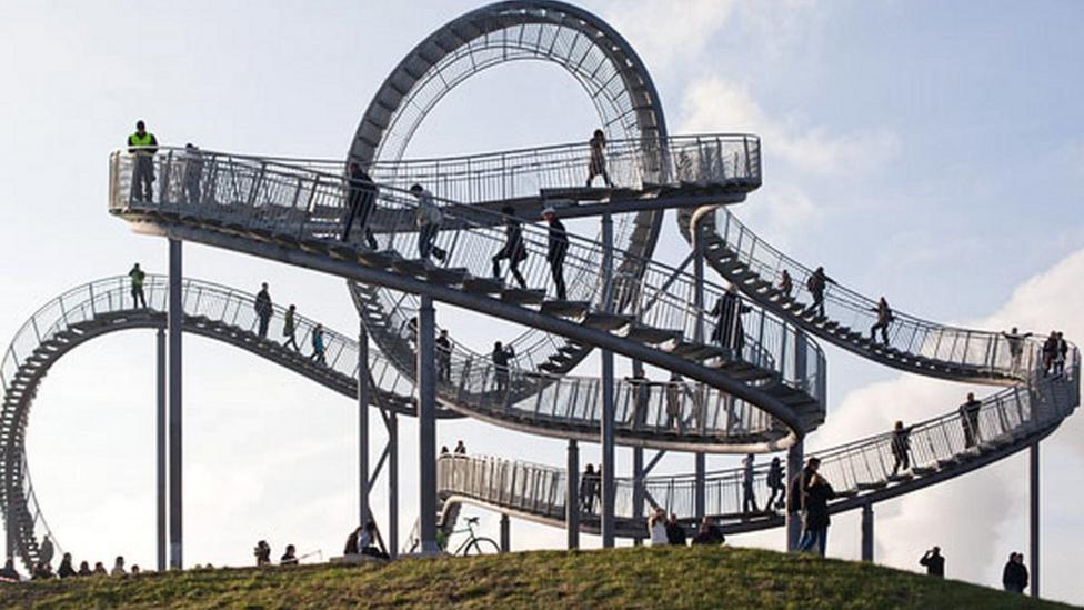 'Jumping' rollercoaster and other world record-breaking rides - BBC ...