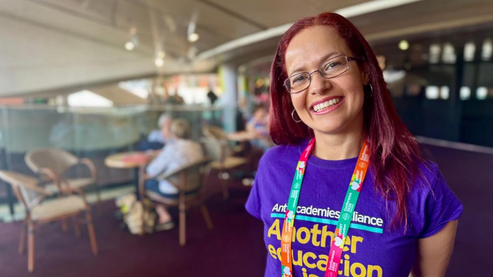 Teachers in England move a step closer to striking - BBC News