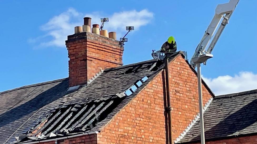Leicester house fire forces evacuation and road closures - BBC News