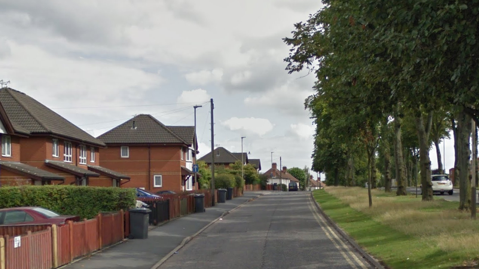 Leicester teen arrested for murder following body in house find - BBC News