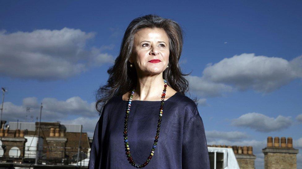 Tracey Ullman returns to TV 'on fighting form' - BBC News