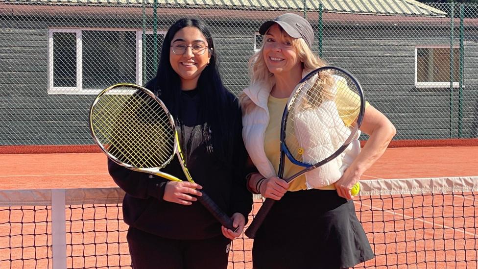 Free Birmingham women's tennis club is amazing, members say - BBC News