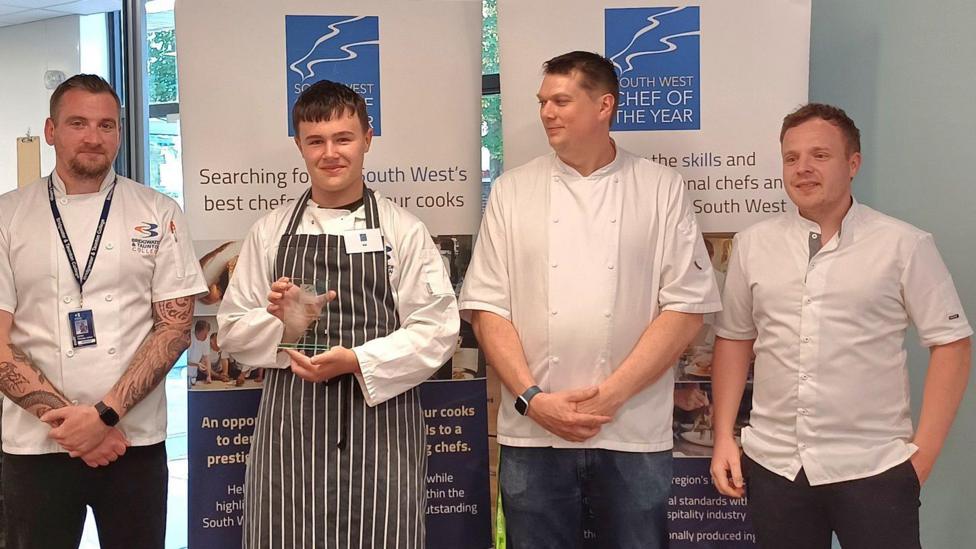 Teenage chef wins Somerset competition with venison dish - BBC News