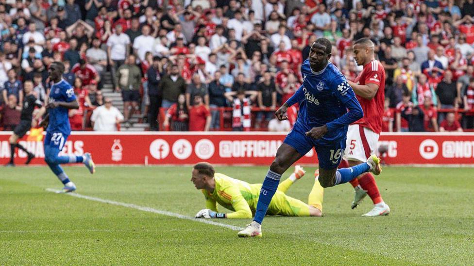 Nottingham Forest 0-1 Everton: Fan views - BBC Sport