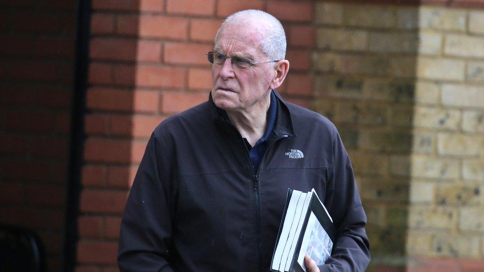 Ex-Hertfordshire teacher Shenton jailed for sexual abuse - BBC News