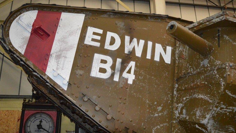 Hatfield House hosts WWI tanks 100 years after trials - BBC News