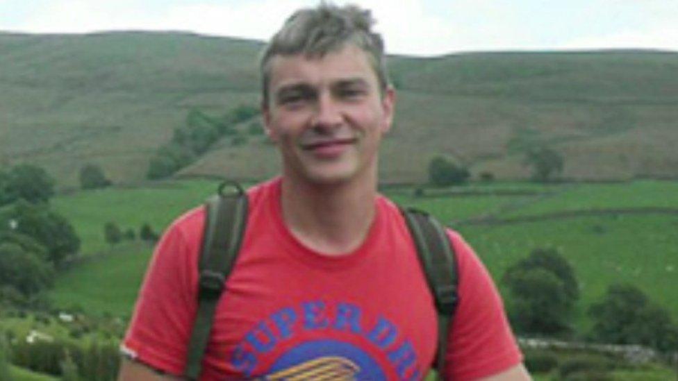 Accidental death verdict in Sunk Island farm slurry pit drowning - BBC News