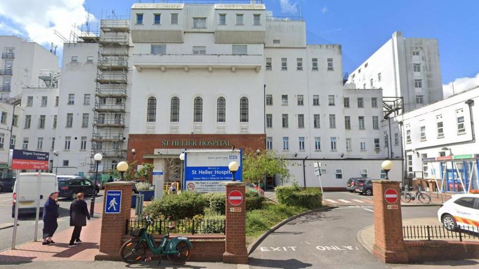 Hospital's infrastructure 'among worst in NHS' - BBC News