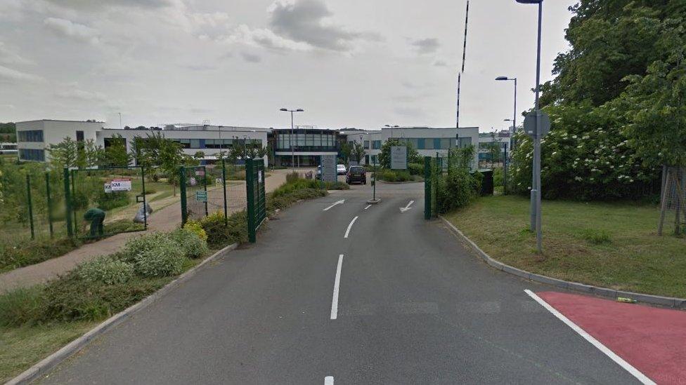 Luton teacher banned for telling pupil he was 'falling deeply in love ...