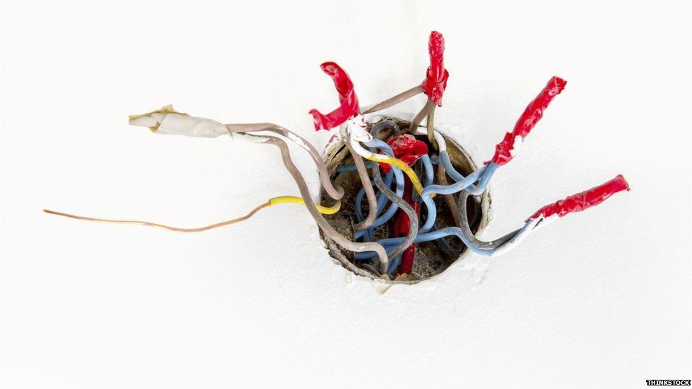 10 ways to make the wi-fi in your house more powerful - BBC News