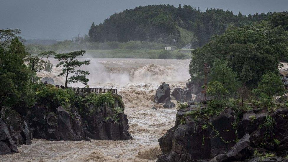 Typhoon Nanmadol: Japan hit by huge storm bringing floods and mudslides ...