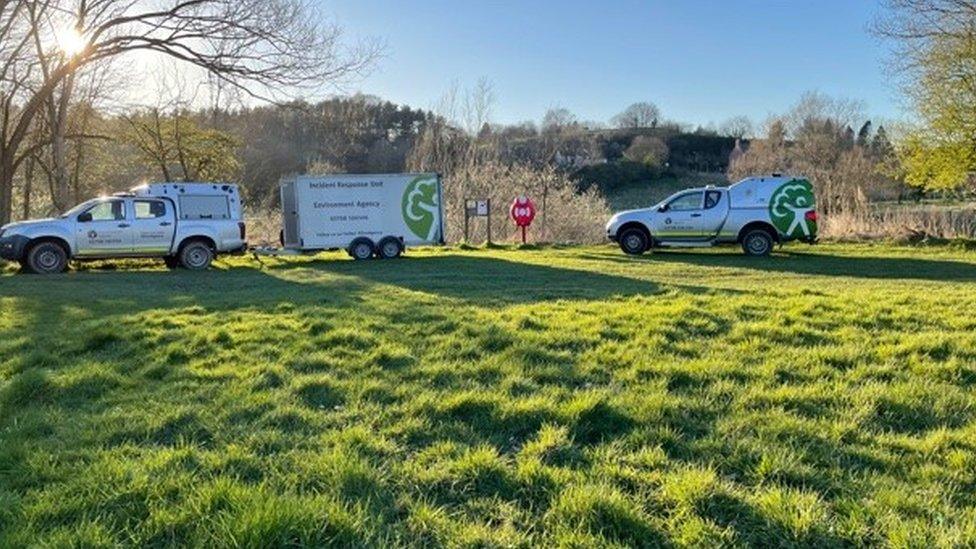 Investigations into River Severn diesel spill in Bridgnorth - BBC News