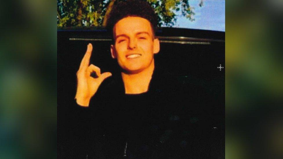 Epping: Two more arrests over fatal car park stabbing - BBC News