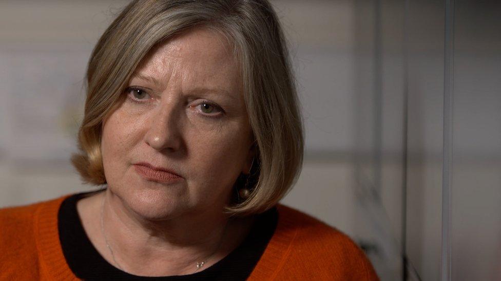 Depersonalisation disorder: 'I was unable to feel love' - BBC News