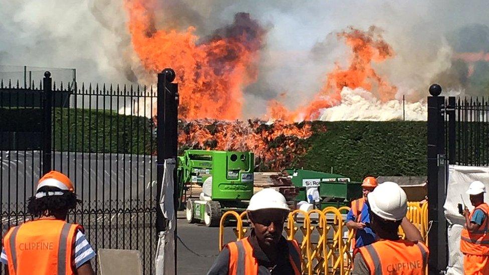 Wimbledon fire: Blaze at All England Club tennis courts - BBC News