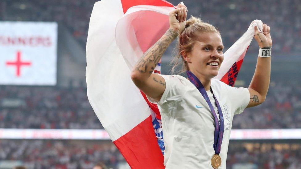 Rachel Daly: Lioness retiring from England squad - BBC Newsround