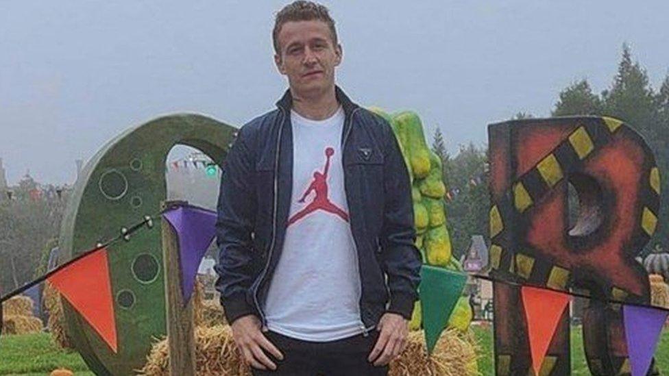 M602 death: Man killed on motorway in Salford was 'loved by many' - BBC ...