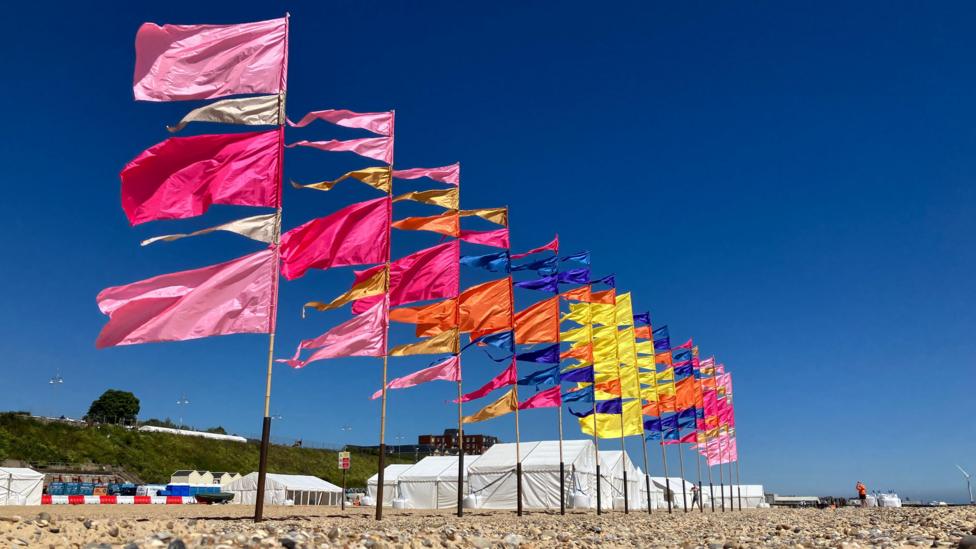 First Light Festival to return to Lowestoft beach for fifth year - BBC News