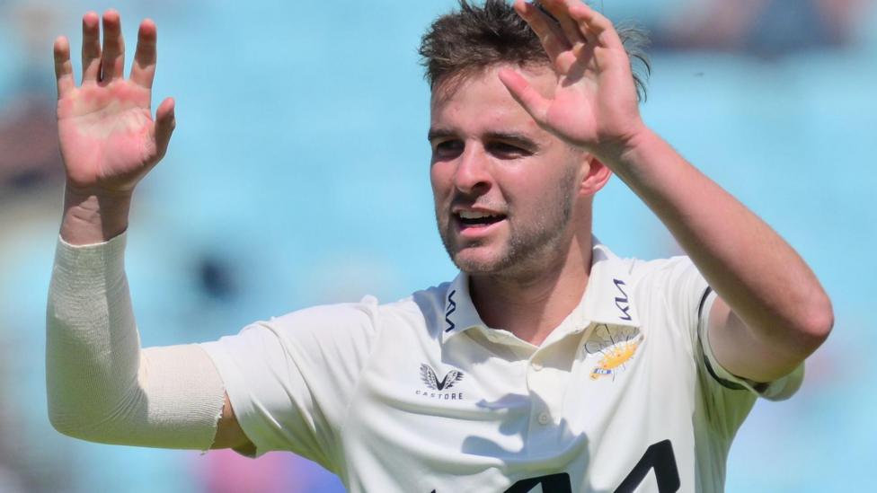 County Championship: Surrey on verge of beating Yorkshire - BBC Sport