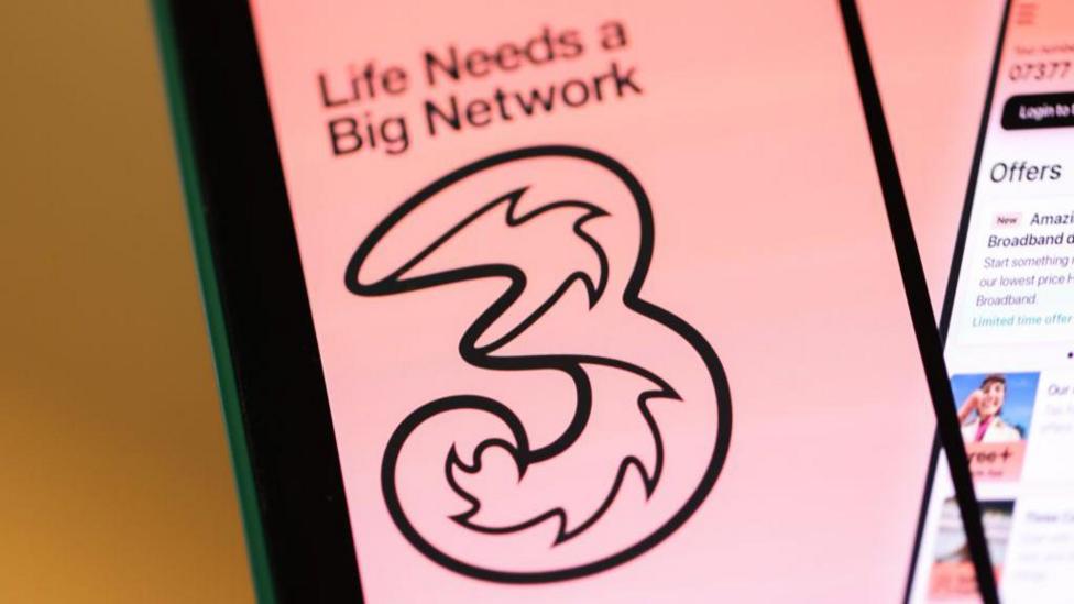 Three investigates 999 calls not getting through during outage - BBC News