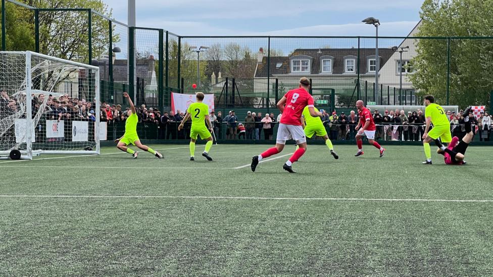 Jersey Bulls end season with 1-0 Sandhurst Town win after title ...