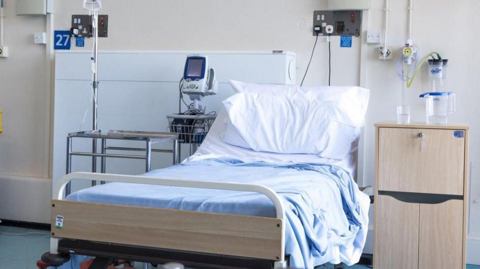 Royal Stoke Hospital makes same surgery error three times - BBC News