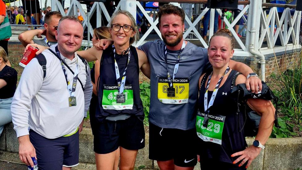 Norwich runner - 'I lost 10 stone and ran 10km in under an hour' - BBC News