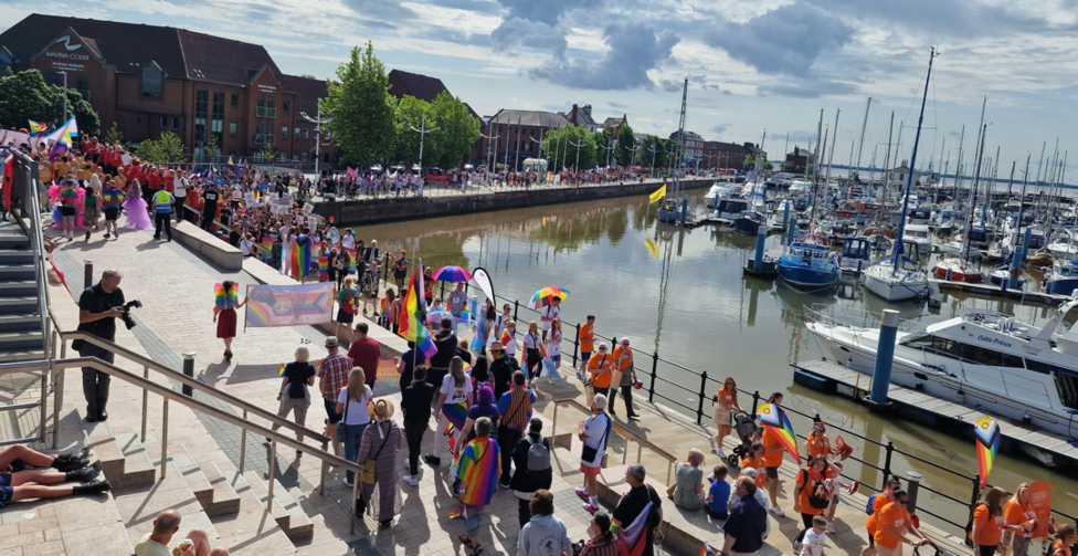 Hull Pride: Thousands gather in city to celebrate inclusivity - BBC News